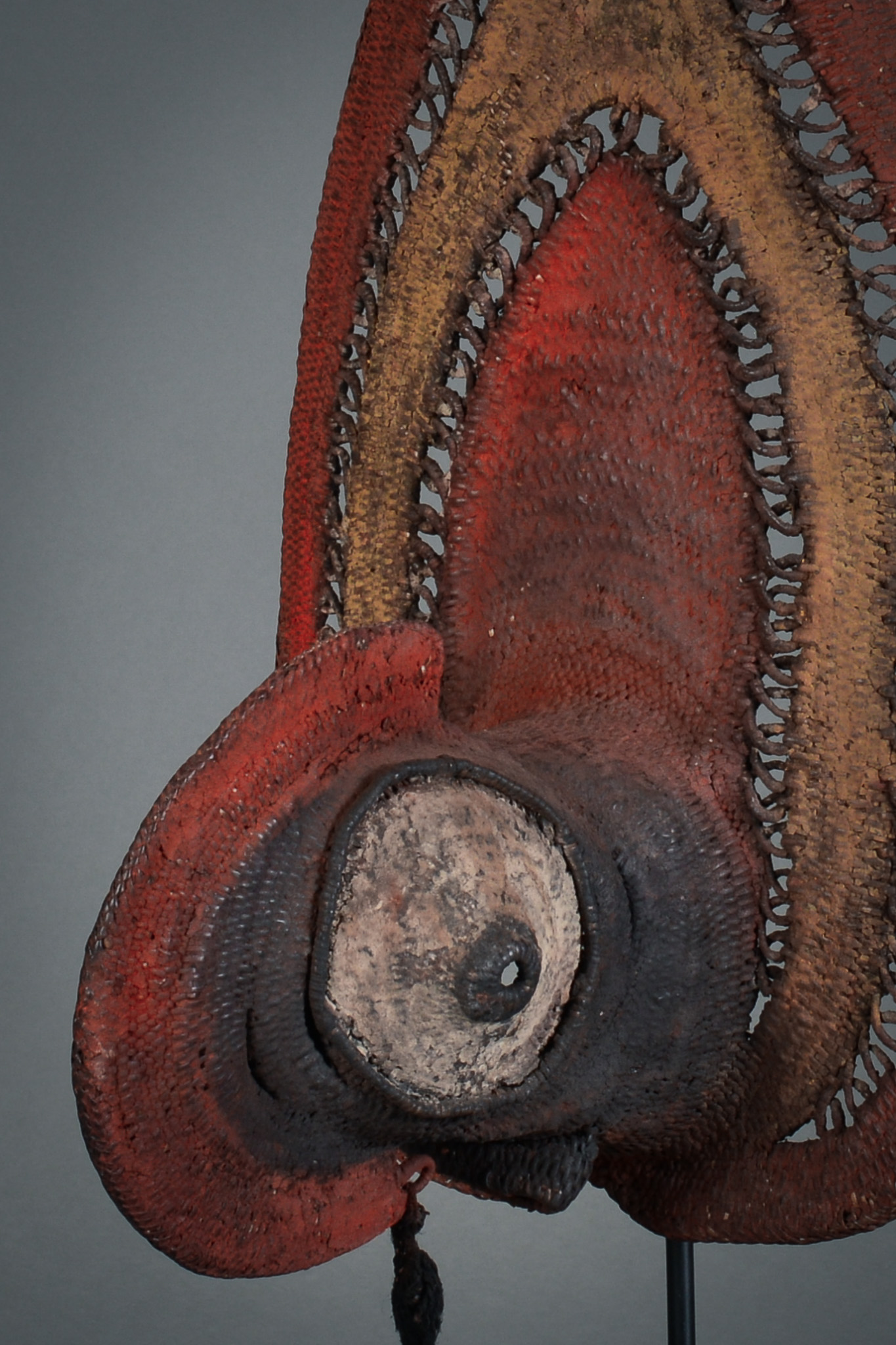 M-37 LARGE YAM MASK, ”WOSERA” Chris Boylan Oceanic Art